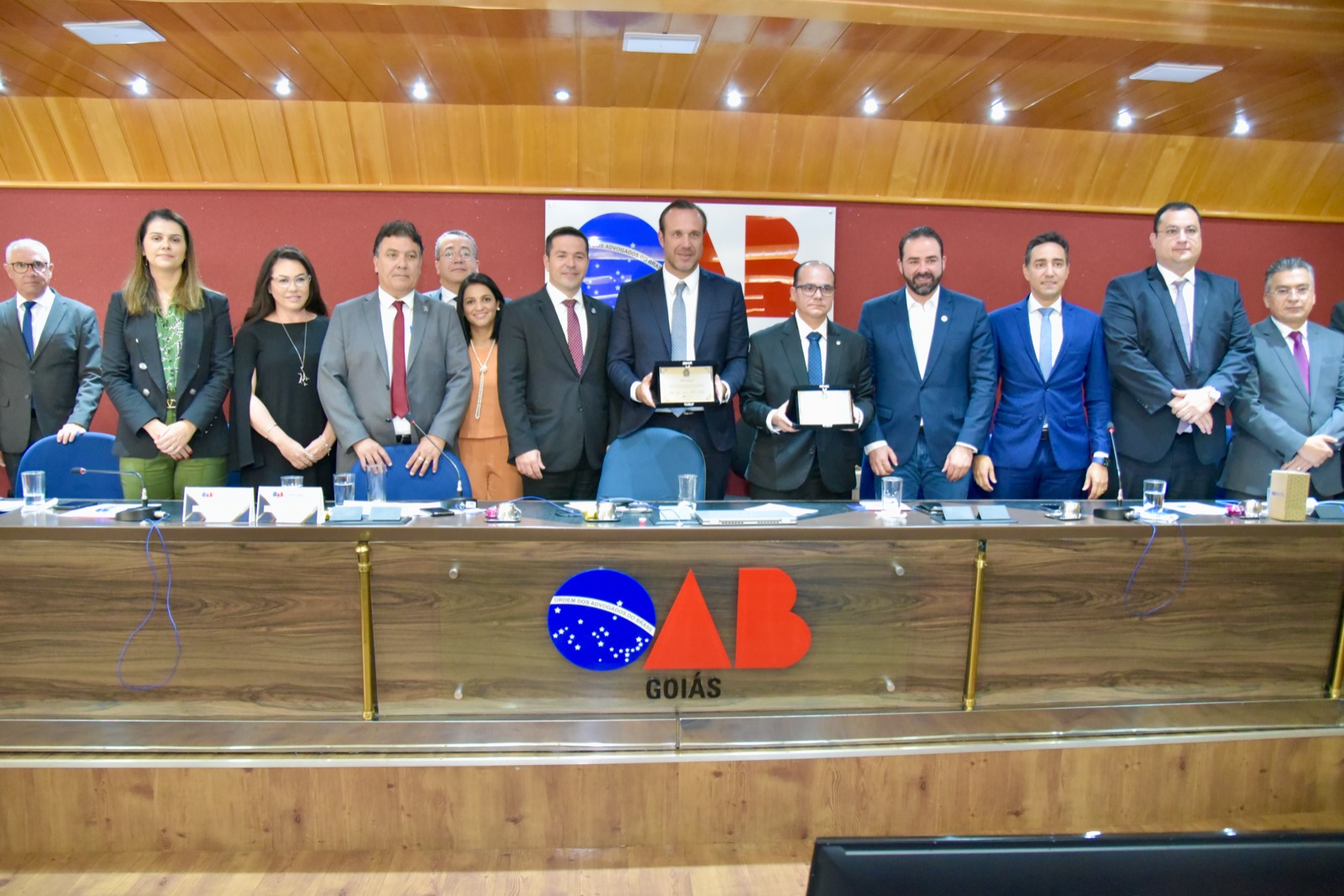 OAB-GO homenageia vice-presidente e tesoureiro do CFOAB | OAB Goiás